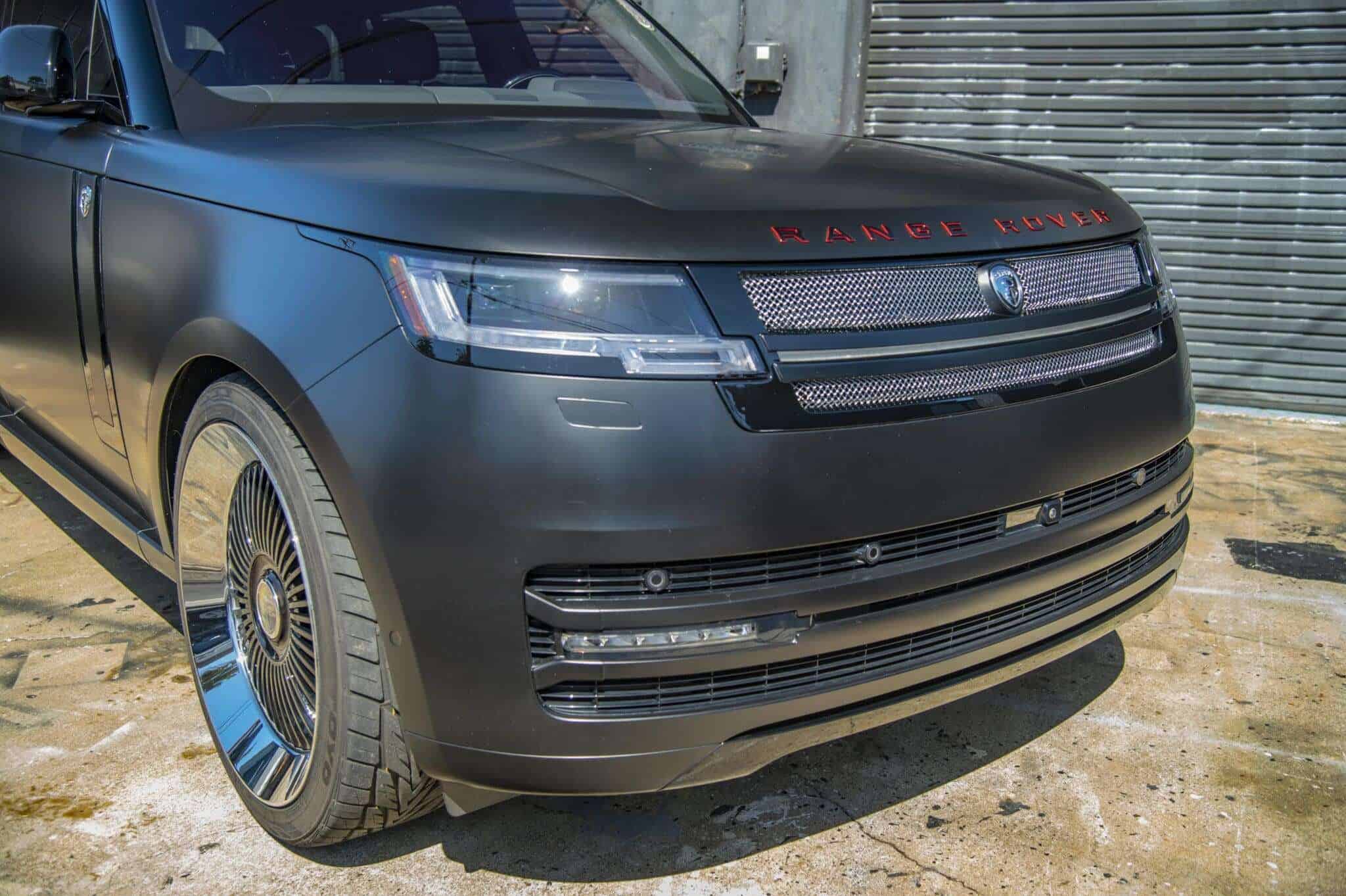 Igniting Innovation: The STRUT Range Rover Full Size • STRUT