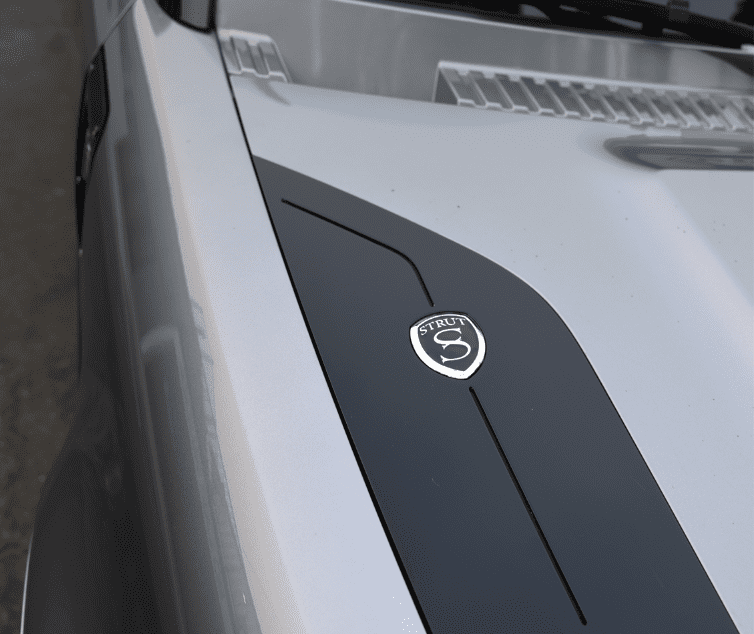 Land Rover Defender • STRUT