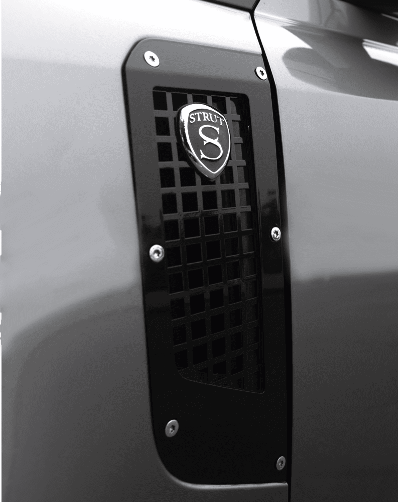 Land Rover Defender • STRUT